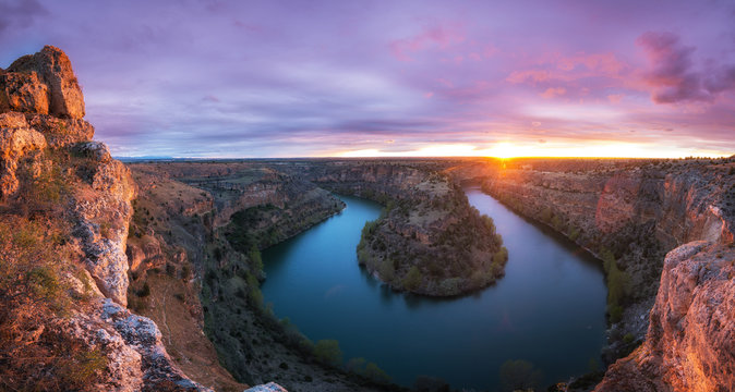 Meander Billeder – Gennemse 61,273 stockfotos, vektorer og videoer ...