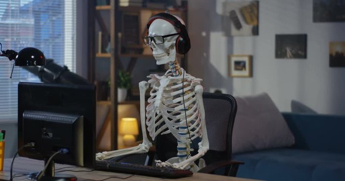 Skeleton At Computer Images – Browse 15,893 Stock Photos, Vectors, and ...