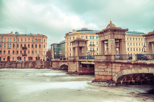 Fontanka Bilder – Durchsuchen 3,687 Archivfotos, Vektorgrafiken und ...