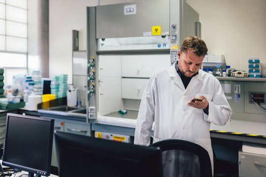 640,817 BEST Technician IMAGES, STOCK PHOTOS & VECTORS | Adobe Stock