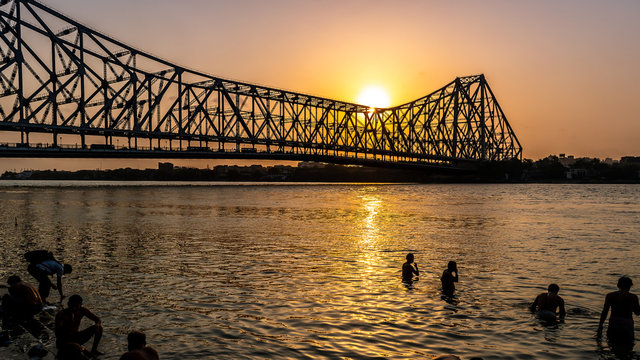 รูปภาพ"Howrah Bridge" – เลือกดูภาพถ่ายสต็อก เวกเตอร์ และวิดีโอ439 ...