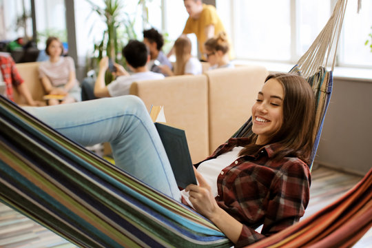 รูปภาพHangout – เลือกดูภาพถ่ายสต็อก เวกเตอร์ และวิดีโอ63,688 | Adobe Stock