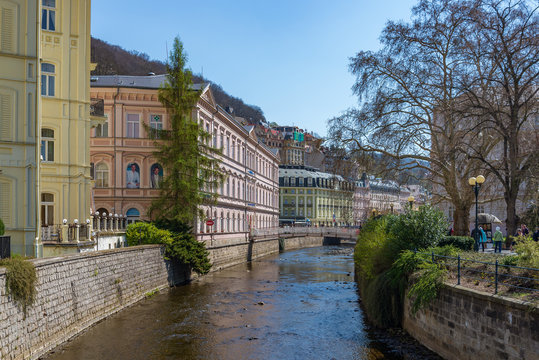 「Sady」の写真素材 | 1,102件の無料イラスト画像 | Adobe Stock