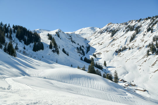 รูปภาพSnowland – เลือกดูภาพถ่ายสต็อก เวกเตอร์ และวิดีโอ386 | Adobe Stock