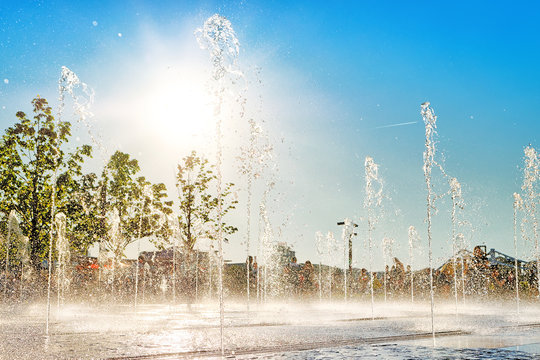 Boden-Springbrunnen Bilder – Durchsuchen 11,761 Archivfotos ...