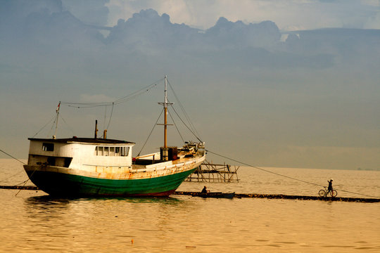 Pinisi Bilder – Durchsuchen 660 Archivfotos, Vektorgrafiken und Videos ...