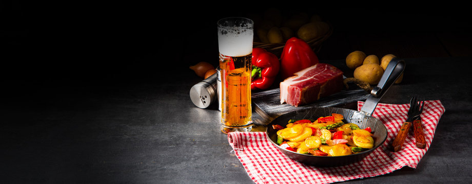 Bratkartoffeln Zwiebel Images – Browse 588 Stock Photos, Vectors, and Video | Adobe Stock