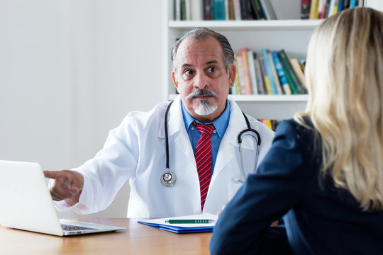 Sprechstunden Bilder – Durchsuchen 3,773 Archivfotos, Vektorgrafiken ...
