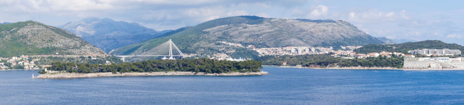 รูปภาพOmbla – เลือกดูภาพถ่ายสต็อก เวกเตอร์ และวิดีโอ99 | Adobe Stock