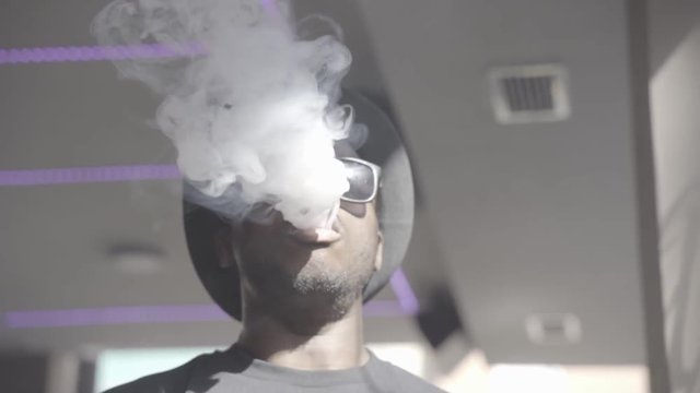 Imagens de Esmoke – Explore Fotografias do Stock, Vetores e Vídeos de ...