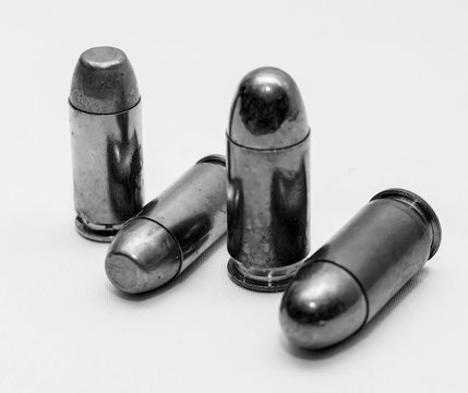 Afbeeldingen over "Four Bullets" – Blader in stockfoto's, vectoren en ...