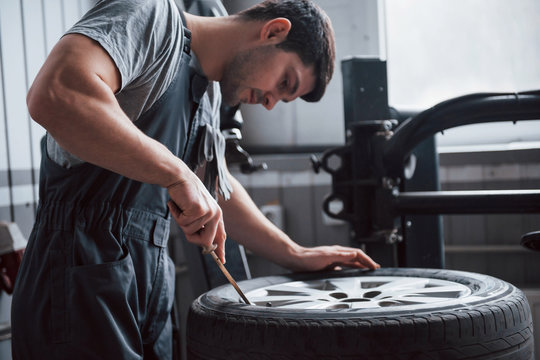 Machinist Images – Browse 998,988 Stock Photos, Vectors, and Video ...