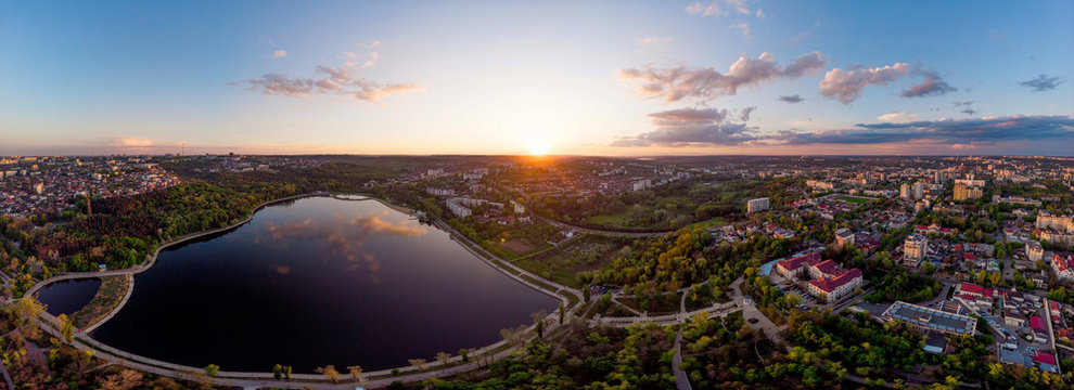 Kishinev Bilder – Durchsuchen 15,024 Archivfotos, Vektorgrafiken und ...