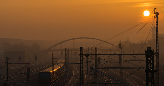 Ostkreuz Bilder – Durchsuchen 131 Archivfotos, Vektorgrafiken und ...