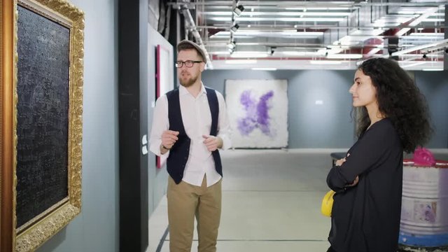 Imágenes de Museum Worker: descubre bancos de fotos, ilustraciones ...