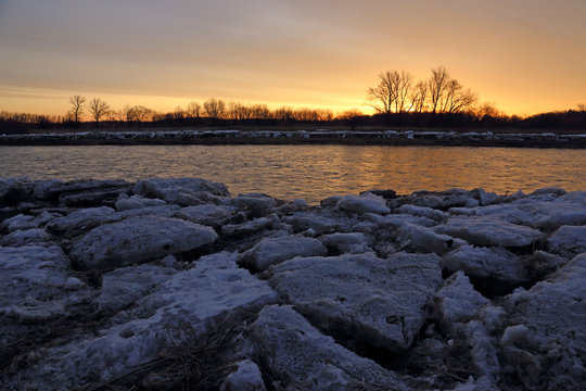 รูปภาพSun-Rising – เลือกดูภาพถ่ายสต็อก เวกเตอร์ และวิดีโอ288 | Adobe Stock