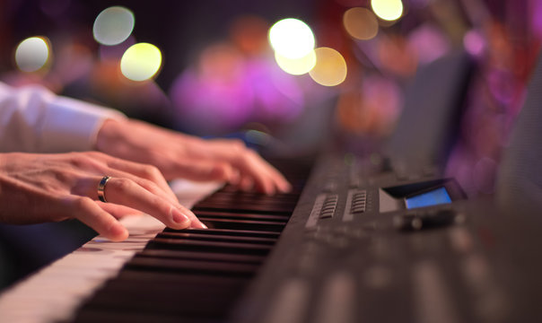 Keyboardist Images – Browse 2,227 Stock Photos, Vectors, and Video ...