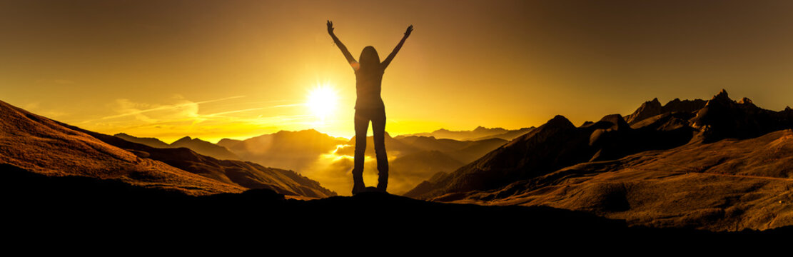 Siegerpose Bilder – Durchsuchen 23,262 Archivfotos, Vektorgrafiken und ...