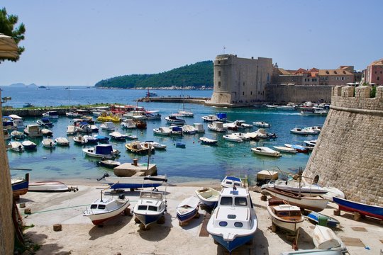 Ombla bilder – Bläddra bland 99 stockfoton, vektorer och videor | Adobe ...