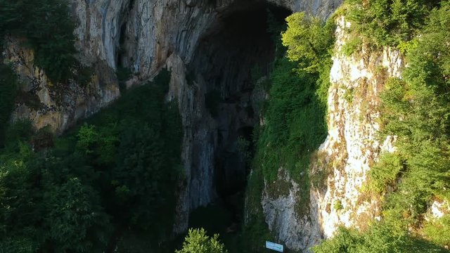 Pecina Imagens – Procure 167 fotos, vetores e vídeos | Adobe Stock