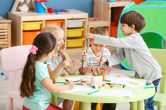 Little Kid Drawing Images – Browse 1,445,334 Stock Photos, Vectors, and ...