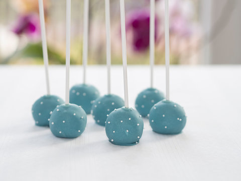 Niuton Images – Browse 6 Stock Photos, Vectors, and Video | Adobe Stock