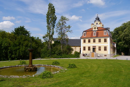 Barockhaus bilder – Bläddra bland 74 stockfoton, vektorer och videor ...