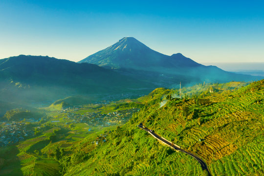 Dieng Bilder – Durchsuchen 2,130 Archivfotos, Vektorgrafiken und Videos ...