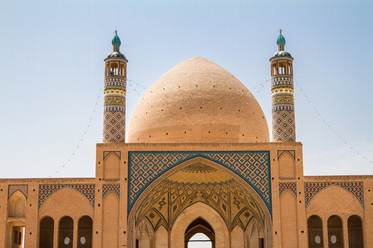 รูปภาพBozorg – เลือกดูภาพถ่ายสต็อก เวกเตอร์ และวิดีโอ337 | Adobe Stock