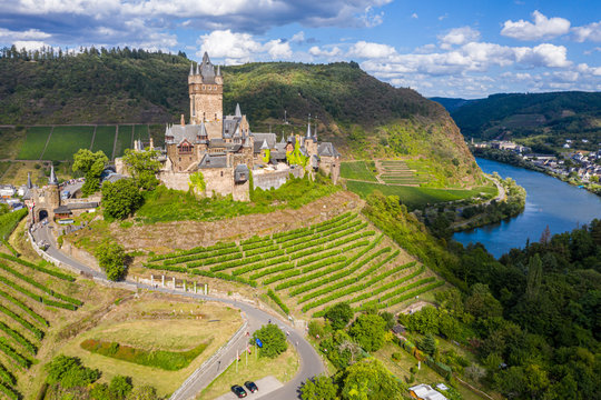 รูปภาพCochem-Zell – เลือกดูภาพถ่ายสต็อก เวกเตอร์ และวิดีโอ1,197 | Adobe ...