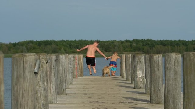 Springen Images – Browse 36,454 Stock Photos, Vectors, and Video ...