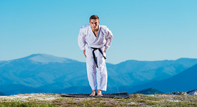 Mae-Tobi-Geri Bilder – Durchsuchen 71 Archivfotos, Vektorgrafiken und ...