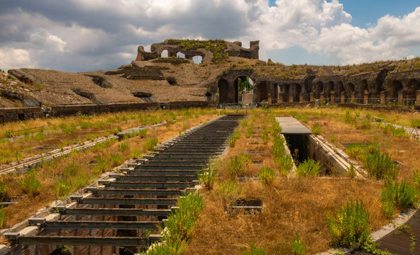 Capua Bilder – Durchsuchen 711 Archivfotos, Vektorgrafiken und Videos ...