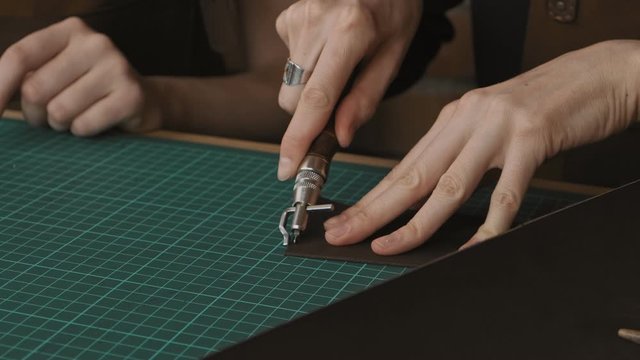 รูปภาพSkinner – เลือกดูภาพถ่ายสต็อก เวกเตอร์ และวิดีโอ2,737 | Adobe Stock