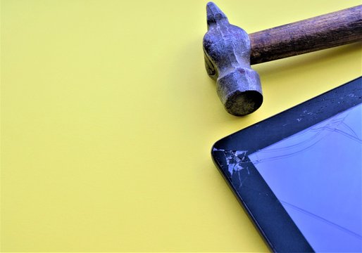 Ink On A Broken Tablet Screen Images – Browse 12 Stock Photos, Vectors ...