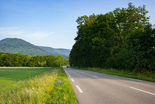 รูปภาพ"Route De Campagne" – เลือกดูภาพถ่ายสต็อก เวกเตอร์ และวิดีโอ382 ...