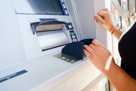 "Cash Dispenser" Billeder – Gennemse 137,622 stockfotos, vektorer og ...