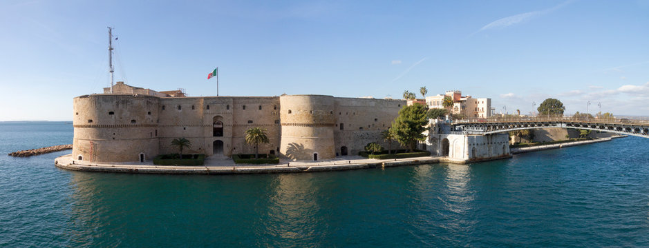 「Taranto」の写真素材 | 8,424件の無料イラスト画像 | Adobe Stock