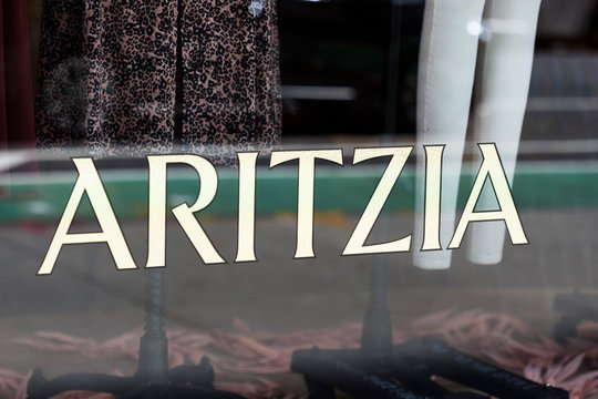 Aritzia Images – Browse 51 Stock Photos, Vectors, and Video | Adobe Stock