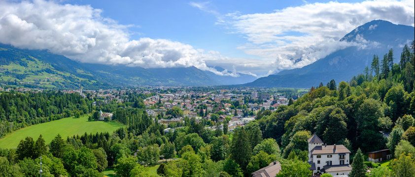 รูปภาพLienz – เลือกดูภาพถ่ายสต็อก เวกเตอร์ และวิดีโอ4,654 | Adobe Stock