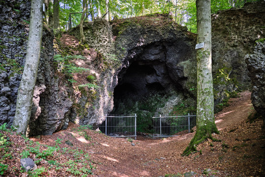 Neroth 이미지 – 찾아보기 17 스톡 사진, 벡터 및 비디오 | Adobe Stock