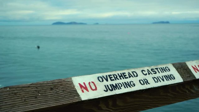 "No Jumping" Bilder – Durchsuchen 101 Archivfotos, Vektorgrafiken und ...