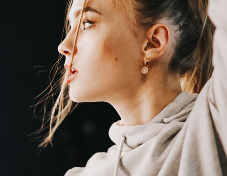 "Upper Half" Bilder – Durchsuchen 2,771 Archivfotos, Vektorgrafiken und ...