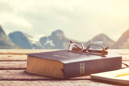 Imágenes de "Devotional Background": descubre bancos de fotos ...
