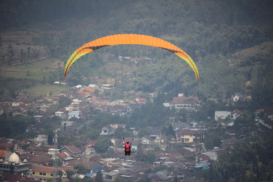 Paralayang Images – Browse 158 Stock Photos, Vectors, and Video | Adobe ...