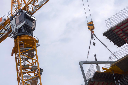 "Load-Lifting Mechanism"-Bilder: Stock-Fotos & -Videos. | Adobe Stock