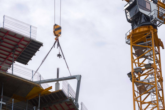 "Load-Lifting Mechanism"-Bilder: Stock-Fotos & -Videos. | Adobe Stock