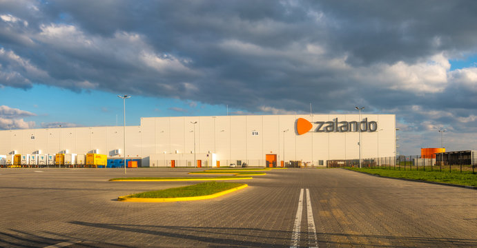 「Zalando」の画像 - 185 件の Stock 写真、ベクターおよびビデオ | Adobe Stock