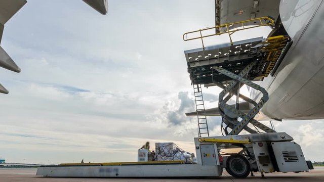 "Cargo Plane Loading"-Bilder: Stock-Fotos & -Videos. | Adobe Stock