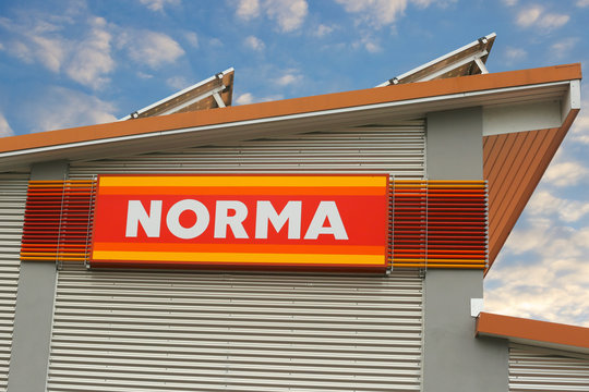 Norma 이미지 – 찾아보기 2,550 스톡 사진, 벡터 및 비디오 | Adobe Stock